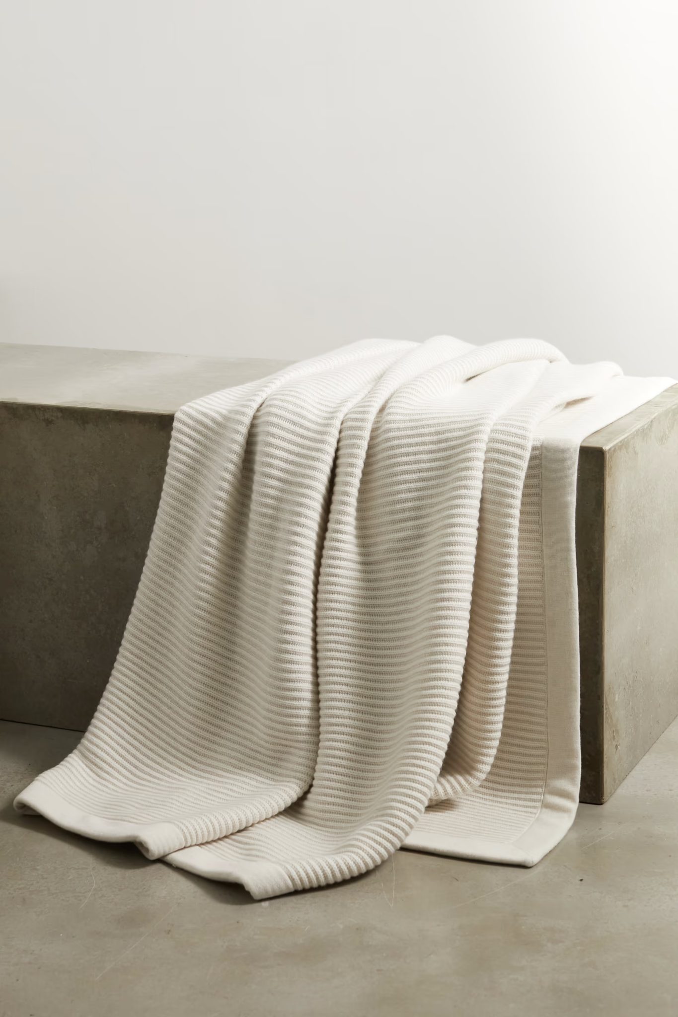 25 Most Expensive Blankets That Are Luxurious & Cozy | Chic Pursuit ...