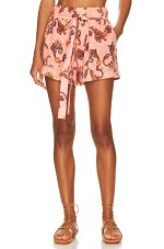 15 Ways To Wear Pink Shorts For A Fun, Playful Look