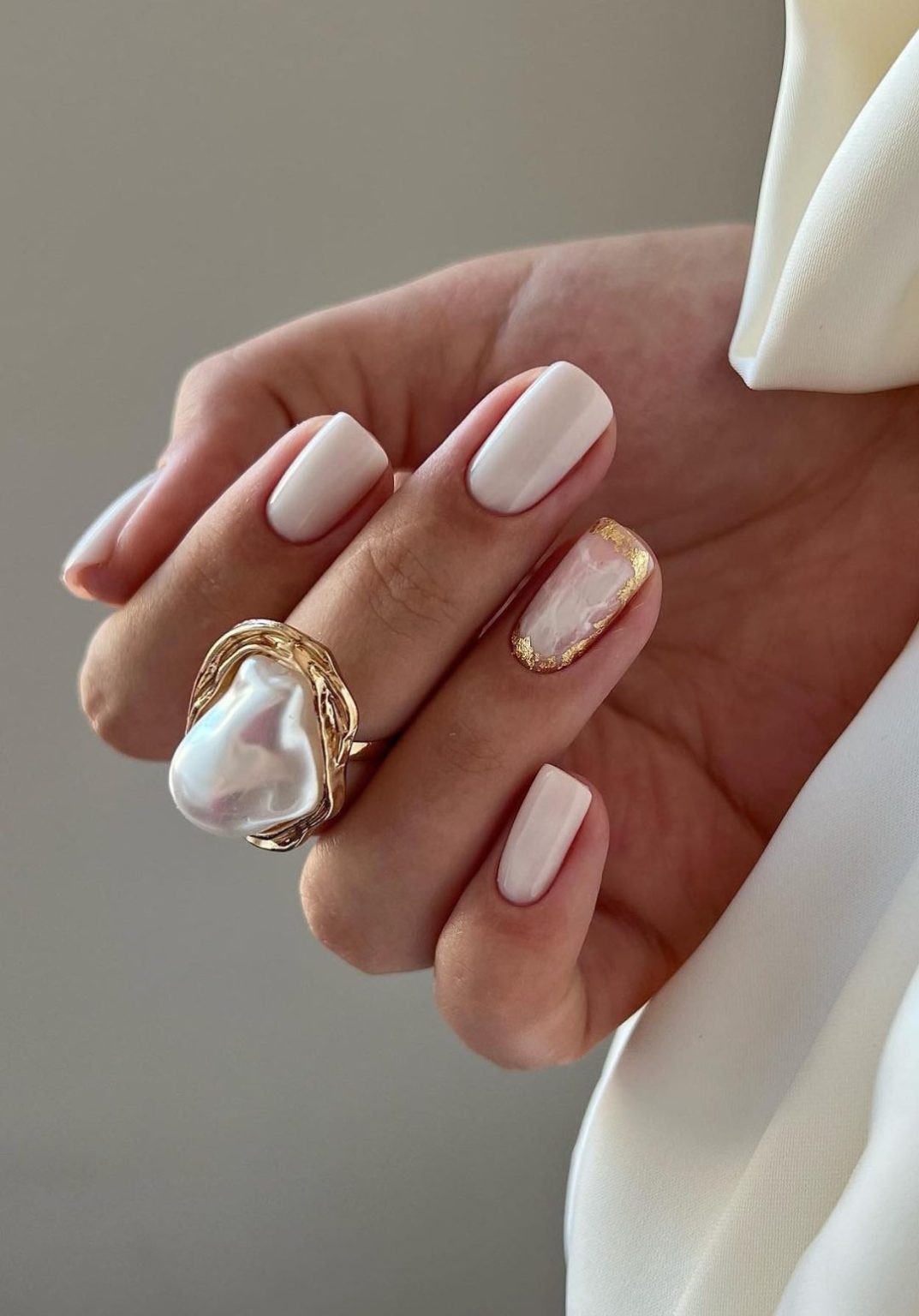 25 Elegant White Nail Designs Perfect For All Seasons